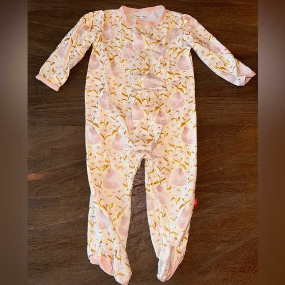Magnetic Me | One Pieces | Pearadise Print Sleeper | Poshmark